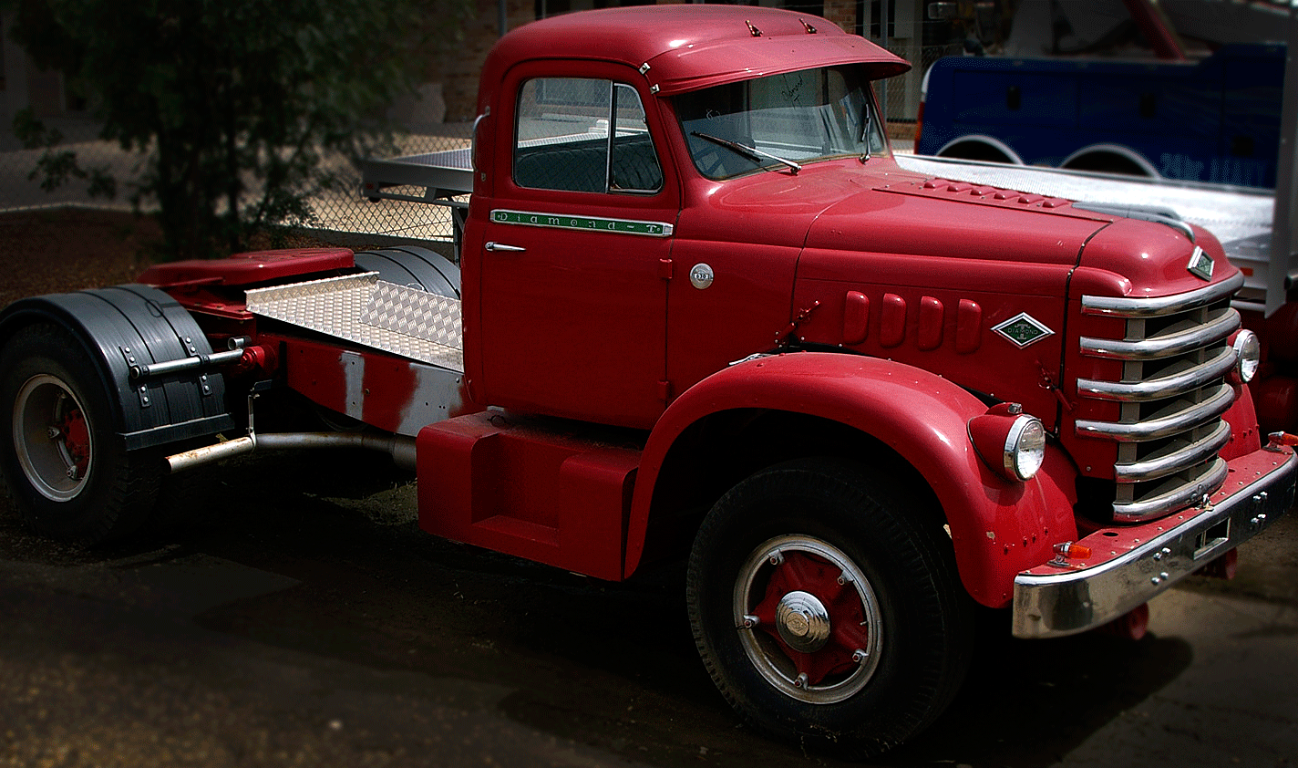 Diamond T Truck Applique by Bill Sexton